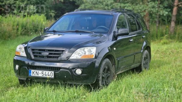 Black Kia Sorento 2008 in Riga, with an engine capacity of 2.50 L and mileage of 238 thousand km for 4000 €, photo 1 on AUTOMOTO.COM.LV