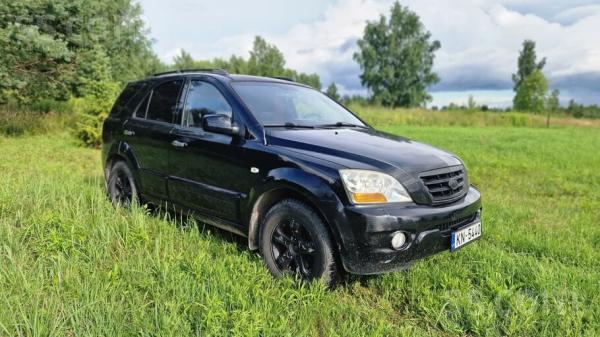 Black Kia Sorento 2008 in Riga, with an engine capacity of 2.50 L and mileage of 238 thousand km for 4000 €, photo 2 on AUTOMOTO.COM.LV