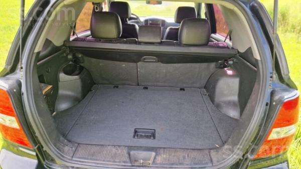 Black Kia Sorento 2008 in Riga, with an engine capacity of 2.50 L and mileage of 238 thousand km for 4000 €, photo 5 on AUTOMOTO.COM.LV