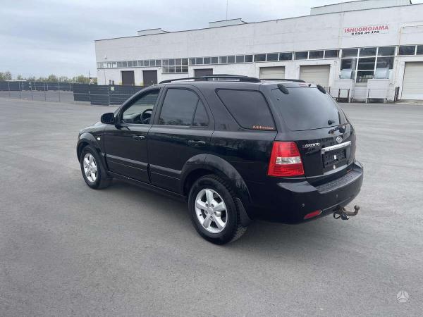 Melns Kia Sorento 2008 Marijampole, ar dzinēja tilpumu 2.50 L un nobraukumu 270 tūkst. km par 2800 €, foto 7 vietnē AUTOMOTO.COM.LV