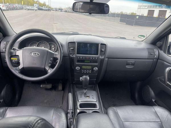 Melns Kia Sorento 2008 Marijampole, ar dzinēja tilpumu 2.50 L un nobraukumu 270 tūkst. km par 2800 €, foto 8 vietnē AUTOMOTO.COM.LV
