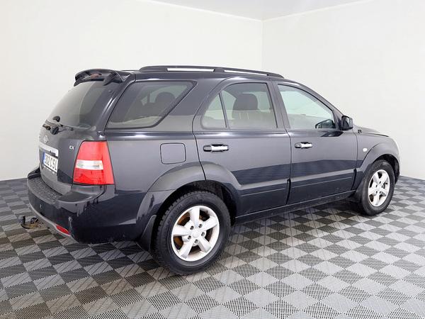 Black Kia Sorento 2008 in Tallinn, with an engine capacity of 2.50 L and mileage of 238 thousand km for 899 €, photo 3 on AUTOMOTO.COM.LV