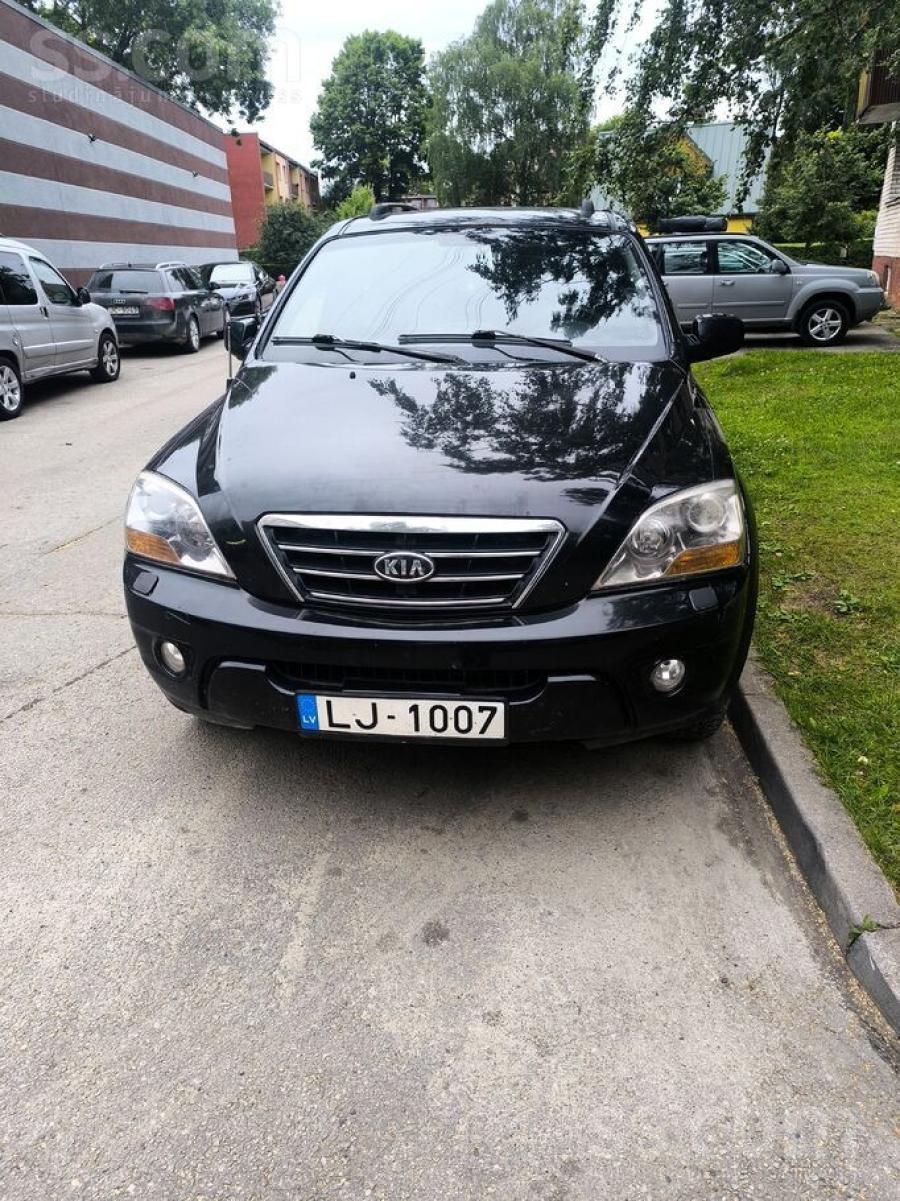 Black Kia Sorento 2008 in Dobele, with an engine capacity of 2.50 L and mileage of 277 thousand km for 2700 €, photo 1 on AUTOMOTO.COM.LV