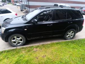 Black Kia Sorento 2008 in Dobele, with an engine capacity of 2.50 L and mileage of 277 thousand km for 2700 €, photo 3 on AUTOMOTO.COM.LV