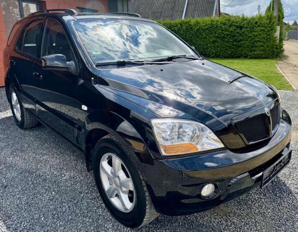 Black Kia Sorento 2008 in Marijampole, with an engine capacity of 2.50 L and mileage of 259 thousand km for 4100 €, photo 4 on AUTOMOTO.COM.LV