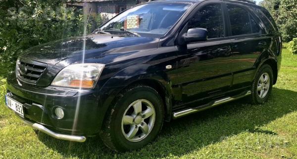 Black Kia Sorento 2008 in Kuldiga, with an engine capacity of 2.50 L and mileage of 253 thousand km for 3200 €, photo 2 on AUTOMOTO.COM.LV