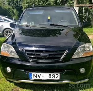 Melns Kia Sorento 2008 Kuldīga, ar dzinēja tilpumu 2.50 L un nobraukumu 253 tūkst. km par 3200 €, foto  vietnē AUTOMOTO.COM.LV