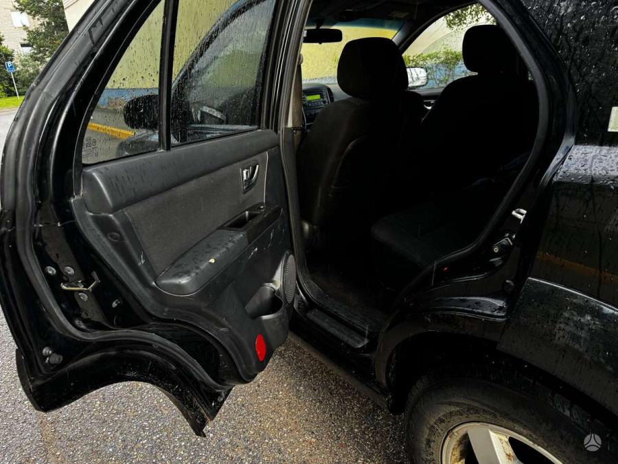 Melns Kia Sorento 2008 Ukmergė, ar dzinēja tilpumu 2.50 L un nobraukumu 284 tūkst. km par 1800 €, foto 6 vietnē AUTOMOTO.COM.LV
