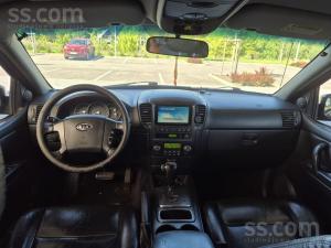 Melns Kia Sorento 2008 Rīga, ar dzinēja tilpumu 2.50 L un nobraukumu 300 tūkst. km par 1990 €, foto 6 vietnē AUTOMOTO.COM.LV