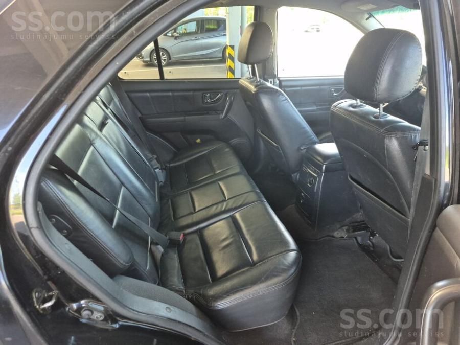 Melns Kia Sorento 2008 Rīga, ar dzinēja tilpumu 2.50 L un nobraukumu 300 tūkst. km par 1990 €, foto 8 vietnē AUTOMOTO.COM.LV