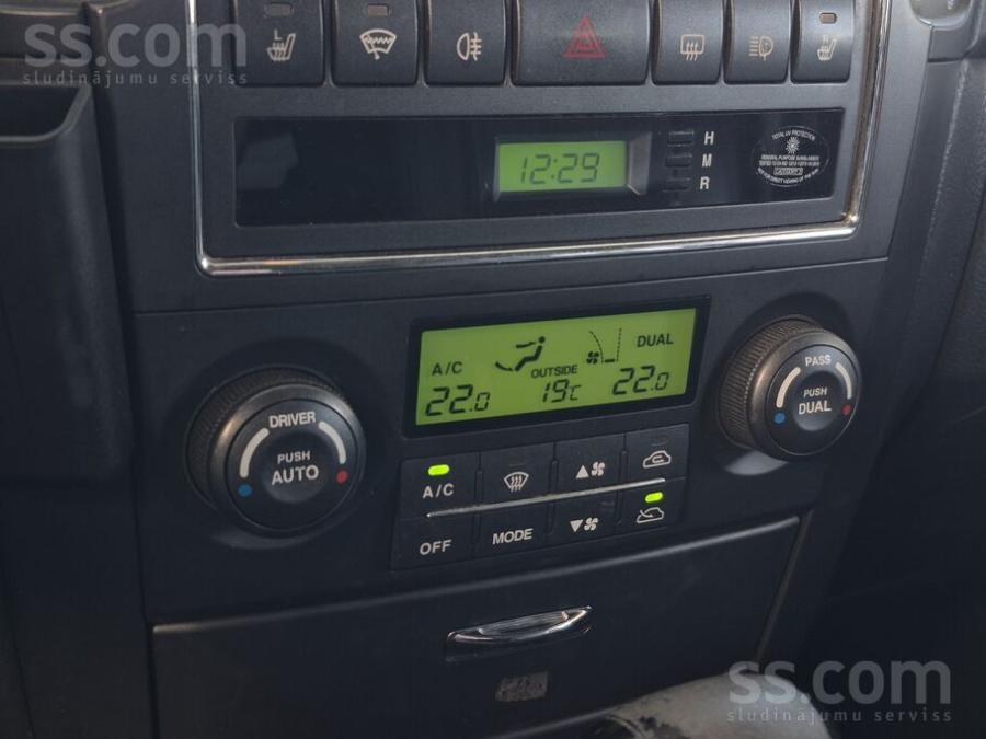 Melns Kia Sorento 2008 Rīga, ar dzinēja tilpumu 2.50 L un nobraukumu 300 tūkst. km par 1990 €, foto 10 vietnē AUTOMOTO.COM.LV