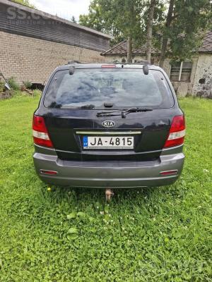 Black Kia Sorento 2008 in Rezekne, with an engine capacity of 2.50 L and mileage of 270 thousand km for 1200 €, photo 4 on AUTOMOTO.COM.LV