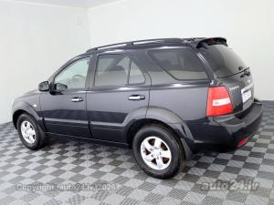 Black Kia Sorento 2008 in Tallinn, with an engine capacity of 2.50 L and mileage of 339 thousand km for 1899 €, photo 5 on AUTOMOTO.COM.LV