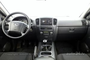 Black Kia Sorento 2008 in Tallinn, with an engine capacity of 2.50 L and mileage of 339 thousand km for 1899 €, photo 6 on AUTOMOTO.COM.LV