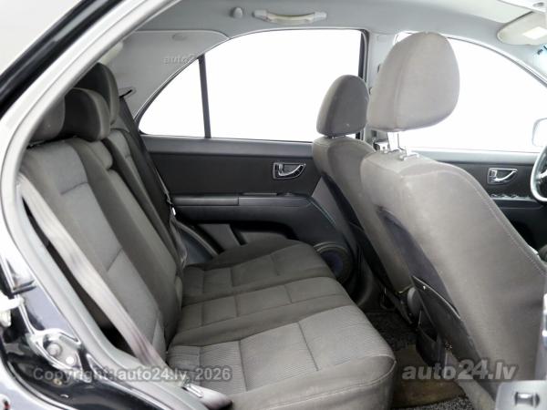 Black Kia Sorento 2008 in Tallinn, with an engine capacity of 2.50 L and mileage of 339 thousand km for 1899 €, photo 8 on AUTOMOTO.COM.LV