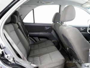 Black Kia Sorento 2008 in Tallinn, with an engine capacity of 2.50 L and mileage of 339 thousand km for 1899 €, photo 8 on AUTOMOTO.COM.LV