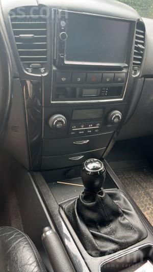 Black Kia Sorento 2008 in Riga, with an engine capacity of 2.50 L and mileage of 338 thousand km for 2300 €, photo 8 on AUTOMOTO.COM.LV