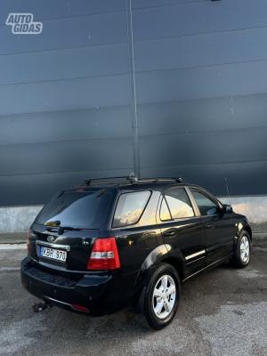 Black Kia Sorento 2008 in Klaipeda, with an engine capacity of 2.50 L and mileage of 313 thousand km for 2500 €, photo 5 on AUTOMOTO.COM.LV