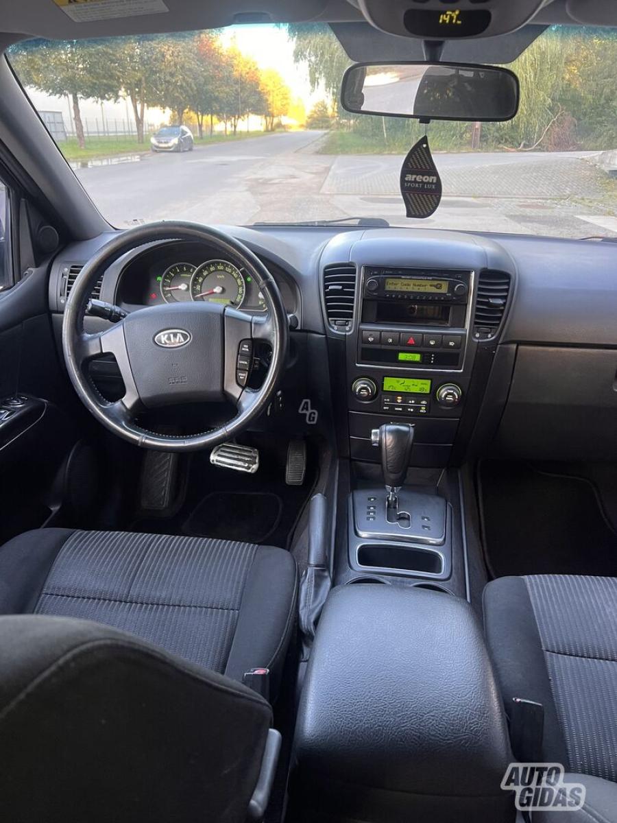 Black Kia Sorento 2008 in Klaipeda, with an engine capacity of 2.50 L and mileage of 313 thousand km for 2500 €, photo 10 on AUTOMOTO.COM.LV