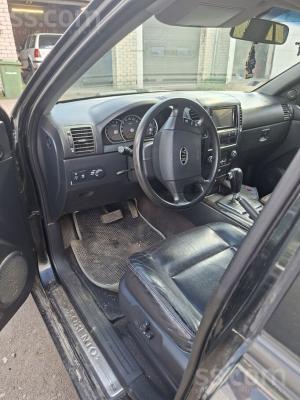 Melns Kia Sorento 2008 Rēzekne, ar dzinēja tilpumu 2.50 L un nobraukumu 200 tūkst. km par 1000 €, foto 5 vietnē AUTOMOTO.COM.LV