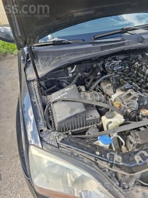 Melns Kia Sorento 2008 Rēzekne, ar dzinēja tilpumu 2.50 L un nobraukumu 200 tūkst. km par 1000 €, foto 6 vietnē AUTOMOTO.COM.LV