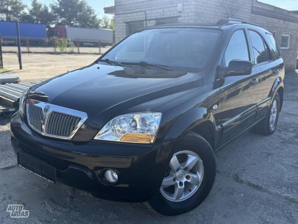 Kia Sorento 2008 in Prienai on AUTOMOTO.COM.LV Black Kia Sorento 2008 in Prienai, with an engine capacity of 2.50 L and mileage of 262 thousand km for 3150 €, photo 3 on AUTOMOTO.COM.LV