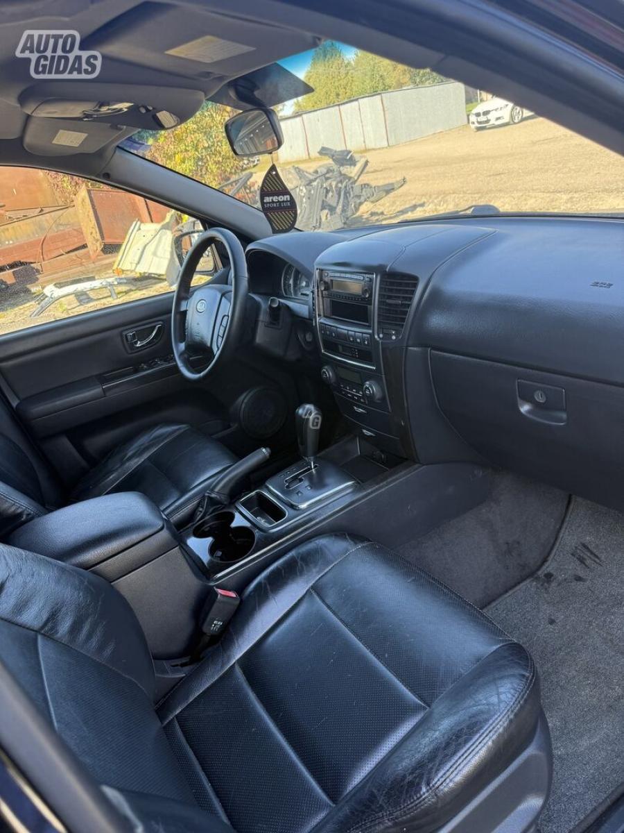 Melns Kia Sorento 2008 Prienai, ar dzinēja tilpumu 2.50 L un nobraukumu 262 tūkst. km par 3150 €, foto 16 vietnē AUTOMOTO.COM.LV
