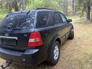 Melns Kia Sorento 2008 Prienai, ar dzinēja tilpumu 2.50 L un nobraukumu 262 tūkst. km par 3150 €, foto 7 vietnē AUTOMOTO.COM.LV