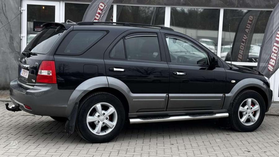 Melns Kia Sorento 2009 Radviliškis, ar dzinēja tilpumu 2.50 L un nobraukumu 260 tūkst. km par 4250 €, foto 8 vietnē AUTOMOTO.COM.LV