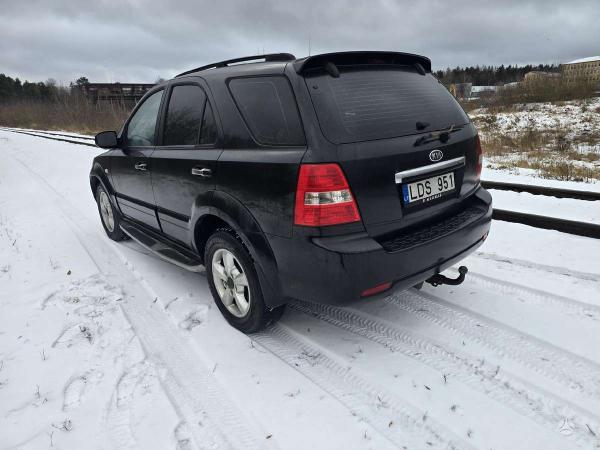 Melns Kia Sorento 2009 Viļņa, ar dzinēja tilpumu 2.50 L un nobraukumu 221 tūkst. km par 2700 €, foto 4 vietnē AUTOMOTO.COM.LV