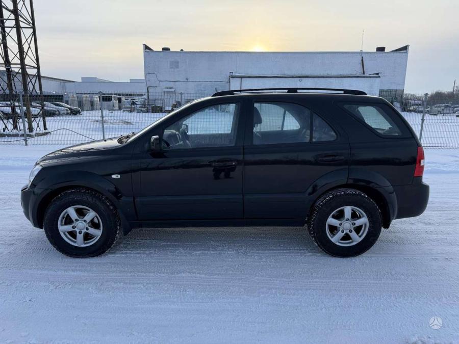 Melns Kia Sorento 2009 Marijampole, ar dzinēja tilpumu 2.50 L un nobraukumu 264 tūkst. km par 3700 €, foto 2 vietnē AUTOMOTO.COM.LV