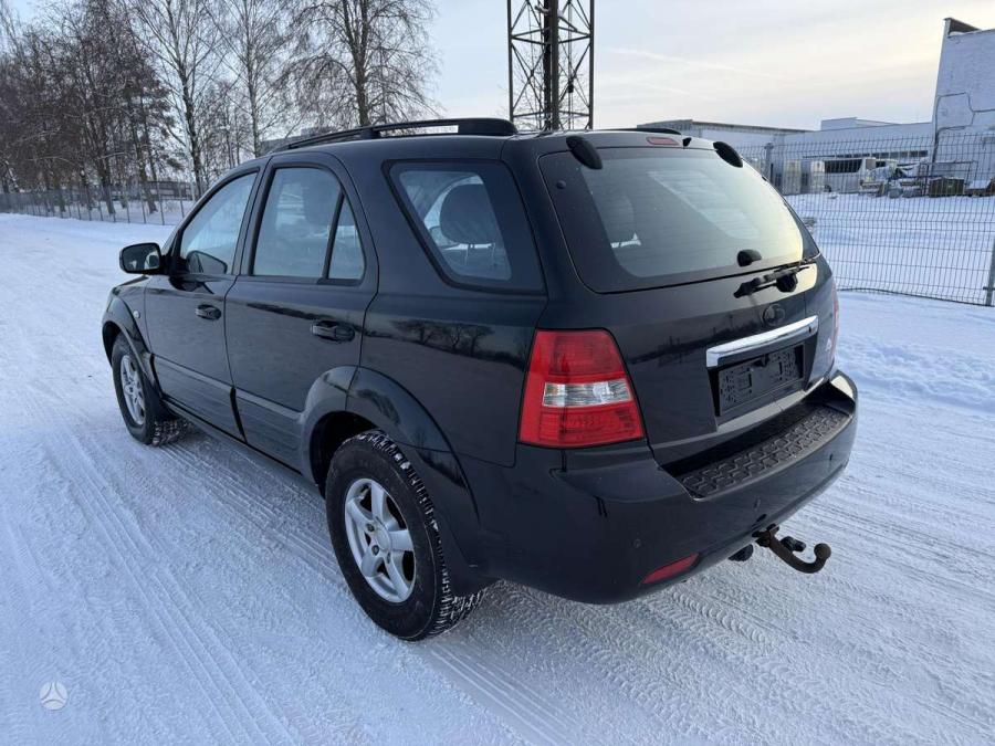 Melns Kia Sorento 2009 Marijampole, ar dzinēja tilpumu 2.50 L un nobraukumu 264 tūkst. km par 3700 €, foto 3 vietnē AUTOMOTO.COM.LV