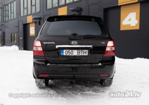 Black Kia Sorento 2009 in Tallinn, with an engine capacity of 2.50 L and mileage of 231 thousand km for 4599 €, photo 3 on AUTOMOTO.COM.LV