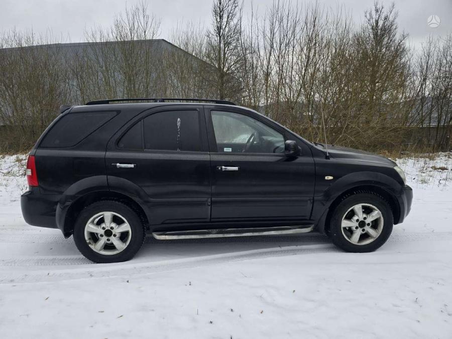 Melns Kia Sorento 2009 Viļņa, ar dzinēja tilpumu 2.50 L un nobraukumu 221 tūkst. km par 2500 €, foto 2 vietnē AUTOMOTO.COM.LV