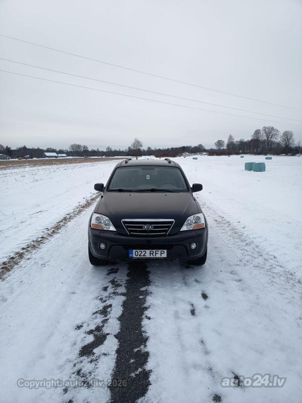 Black Kia Sorento 2009 in Tallinn, with an engine capacity of 2.50 L and mileage of 254 thousand km for 3000 €, photo 1 on AUTOMOTO.COM.LV