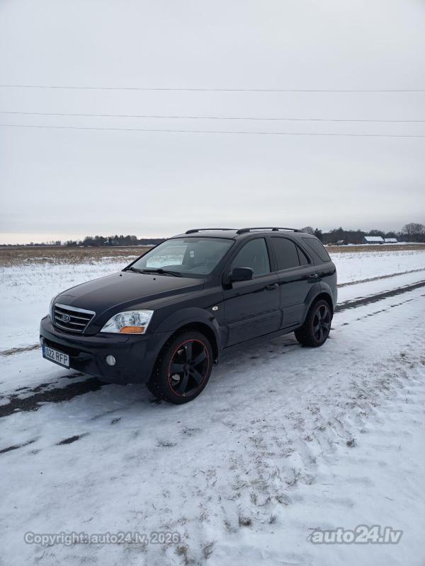 Black Kia Sorento 2009 in Tallinn, with an engine capacity of 2.50 L and mileage of 254 thousand km for 3000 €, photo 2 on AUTOMOTO.COM.LV