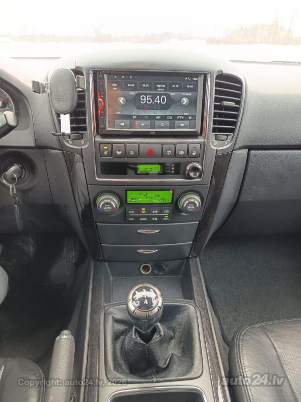 Black Kia Sorento 2009 in Tallinn, with an engine capacity of 2.50 L and mileage of 254 thousand km for 3000 €, photo 11 on AUTOMOTO.COM.LV