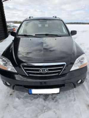 Black Kia Sorento 2009 in Gargzdai, with an engine capacity of 2.50 L and mileage of 297 thousand km for 5200 €, photo 2 on AUTOMOTO.COM.LV
