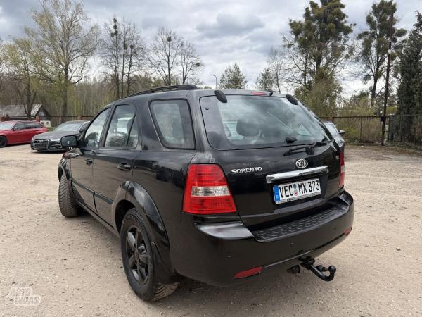 Melns Kia Sorento 2009 Prienai, ar dzinēja tilpumu 2.50 L un nobraukumu 246 tūkst. km par 3650 €, foto 5 vietnē AUTOMOTO.COM.LV