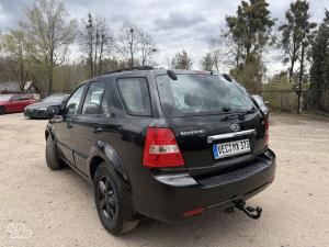 Black Kia Sorento 2009 in Prienai, with an engine capacity of 2.50 L and mileage of 246 thousand km for 3650 €, photo 6 on AUTOMOTO.COM.LV