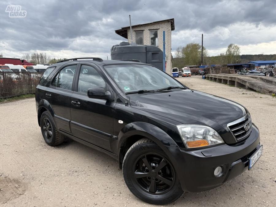 Black Kia Sorento 2009 in Prienai, with an engine capacity of 2.50 L and mileage of 246 thousand km for 3650 €, photo 8 on AUTOMOTO.COM.LV