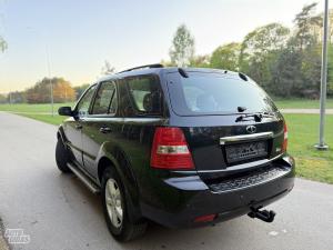 Black Kia Sorento 2009 in Prienai, with an engine capacity of 2.50 L and mileage of 258 thousand km for 3700 €, photo 4 on AUTOMOTO.COM.LV