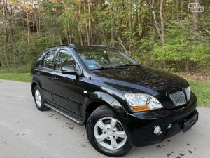 Black Kia Sorento 2009 in Prienai, with an engine capacity of 2.50 L and mileage of 258 thousand km for 3700 €, photo 7 on AUTOMOTO.COM.LV