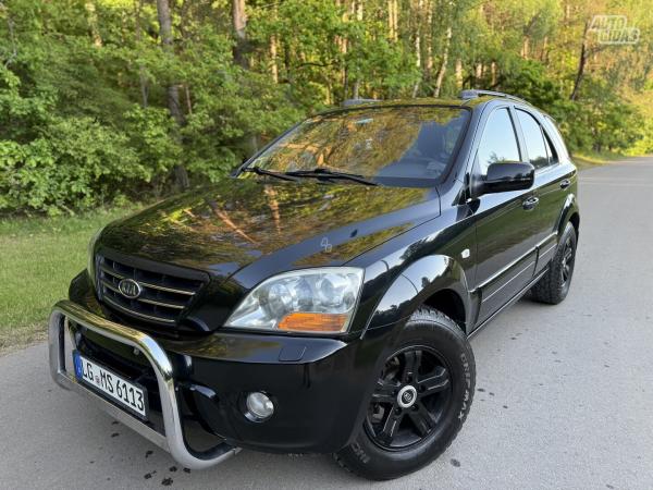 Black Kia Sorento 2009 in Prienai, with an engine capacity of 2.50 L and mileage of 215 thousand km for 3600 €, photo 1 on AUTOMOTO.COM.LV