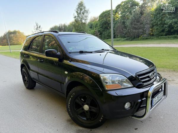 Black Kia Sorento 2009 in Prienai, with an engine capacity of 2.50 L and mileage of 215 thousand km for 3600 €, photo 7 on AUTOMOTO.COM.LV