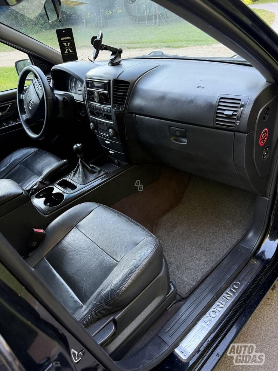 Melns Kia Sorento 2009 Prienai, ar dzinēja tilpumu 2.50 L un nobraukumu 215 tūkst. km par 3600 €, foto 17 vietnē AUTOMOTO.COM.LV