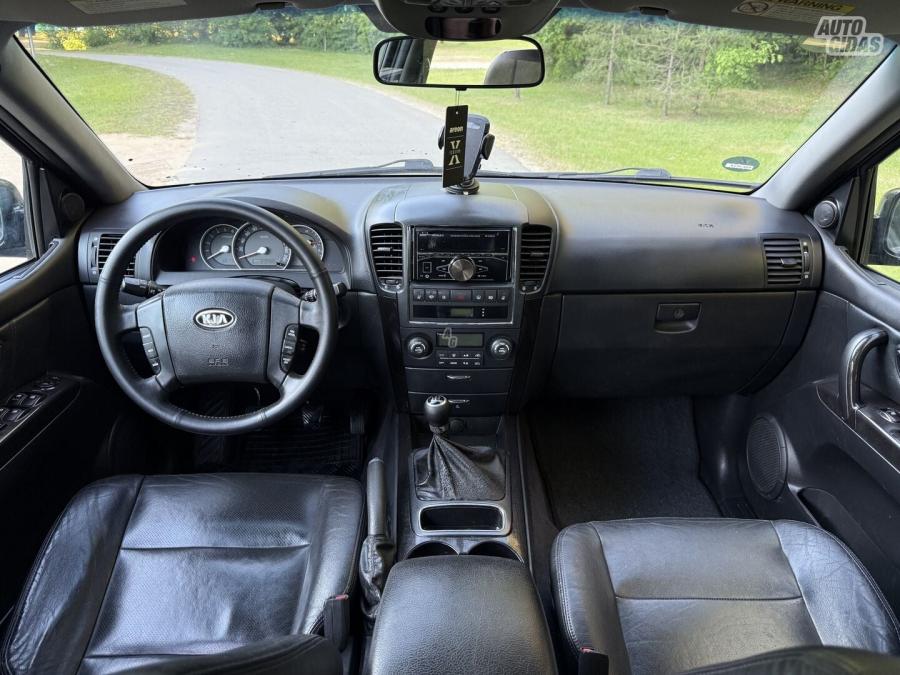 Melns Kia Sorento 2009 Prienai, ar dzinēja tilpumu 2.50 L un nobraukumu 215 tūkst. km par 3600 €, foto 21 vietnē AUTOMOTO.COM.LV