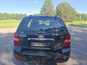 Black Kia Sorento 2009 in Prienai, with an engine capacity of 2.50 L and mileage of 215 thousand km for 3800 €, photo 16 on AUTOMOTO.COM.LV