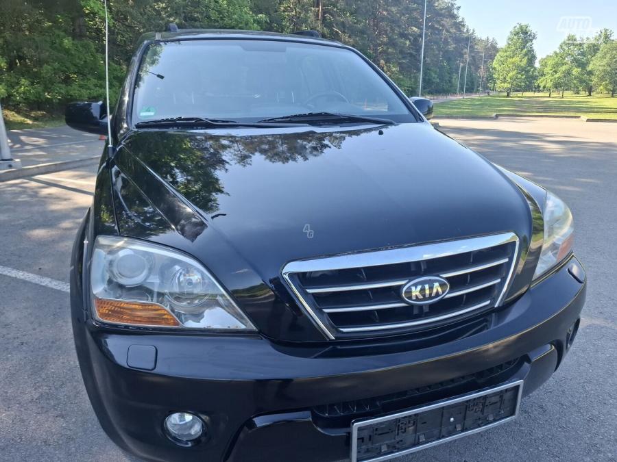 Black Kia Sorento 2009 in Prienai, with an engine capacity of 2.50 L and mileage of 215 thousand km for 3800 €, photo 22 on AUTOMOTO.COM.LV