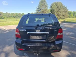 Black Kia Sorento 2009 in Prienai, with an engine capacity of 2.50 L and mileage of 215 thousand km for 3800 €, photo 23 on AUTOMOTO.COM.LV
